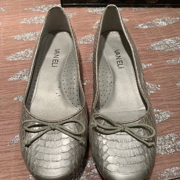 Vaneli | Shoes | Adorable Vaneli Silver Ballet Flats | Poshmark